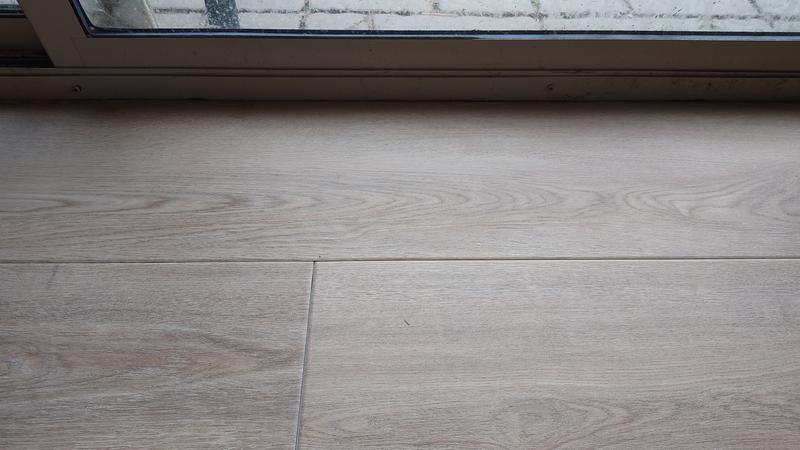 Pergo DuraCraft Lavinia Oak 59-in Length Brown 22-mil x 9-1/2-in W x 59 ...