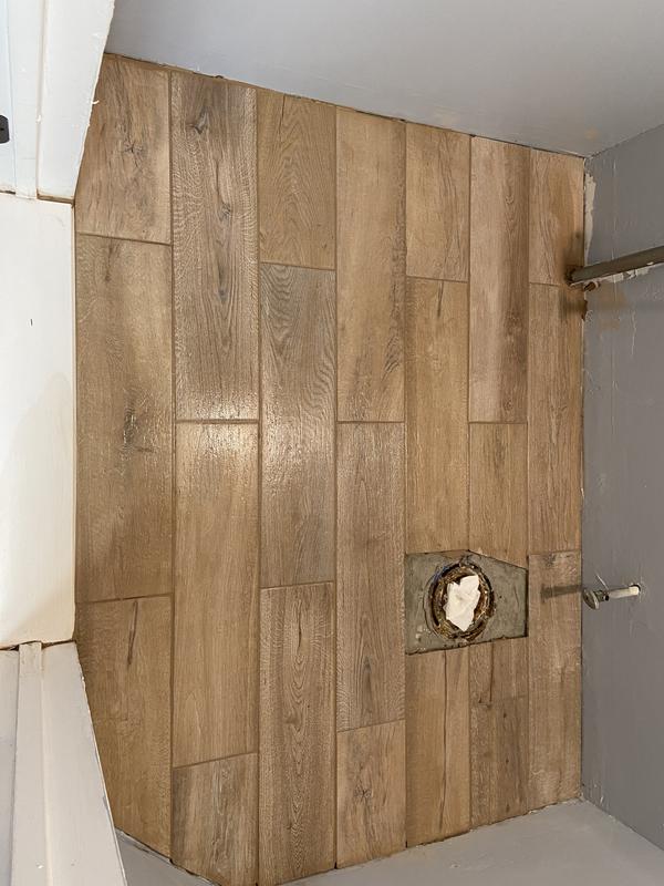 STAINMASTER Ferndale Oak 6-in x 24-in Matte Porcelain Wood Look Floor ...