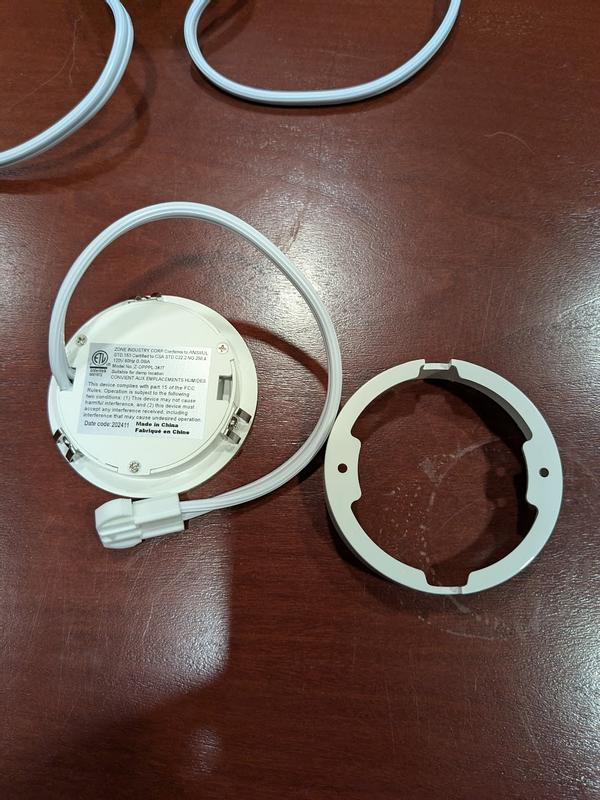 Utilitech Puck Light 3-Pack 2.75 Plug LED Under Cabinet Light Bar Light ...