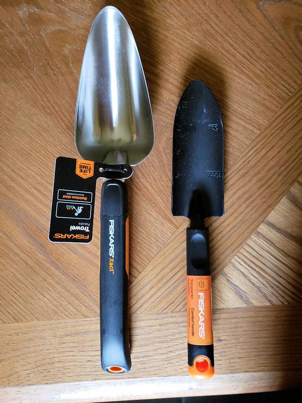 Fiskars 6-in Steel Hand Transplanter 373630-4001 at Lowes.com
