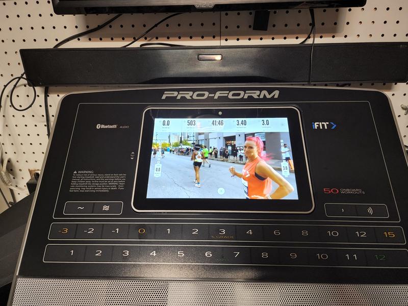 ProForm Pro 5000 Backlit Lcd Foldable Treadmill in the Treadmills ...