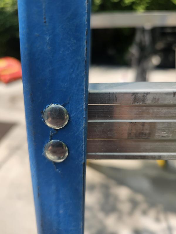 Werner 6000 6-ft ( 10-ft Reach Height ) Fiberglass Type 1 - 250 lbs ...