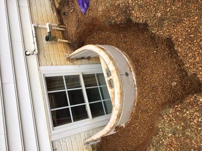 Bilco 54-in W x 40.25-in L x 21-in H Off-white Polyethylene Window Well ...