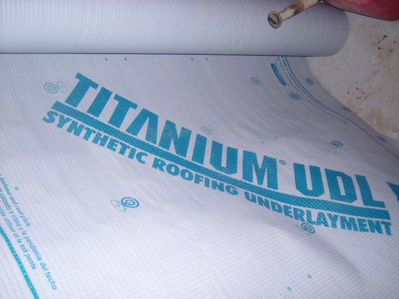 Titanium 48-in x 250-ft 1000-sq ft Polypropylene Roof Underlayment in ...
