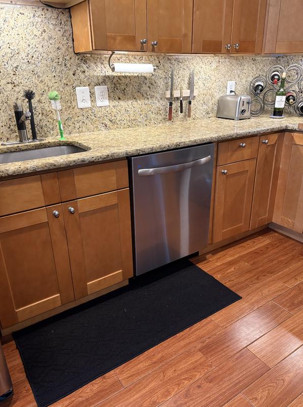 Frigidaire 24-in Top Control Built-in Dishwasher With Third Rack ...