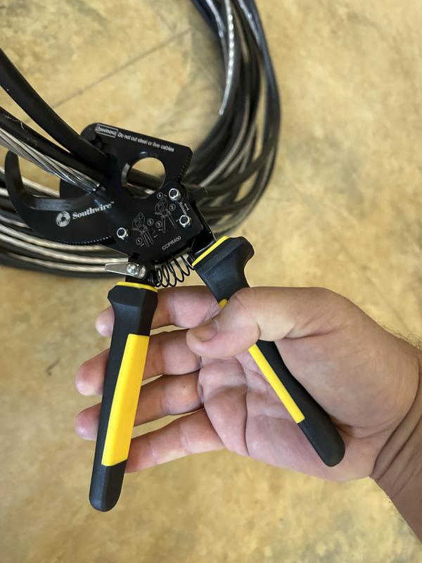 Southwire Heavy Duty Ratcheting Cable Cutter 58277740 at Lowes.com