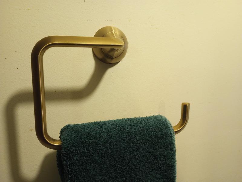 Delta 4-Piece Eldren Matte Black Decorative Bathroom Hardware Set with ...