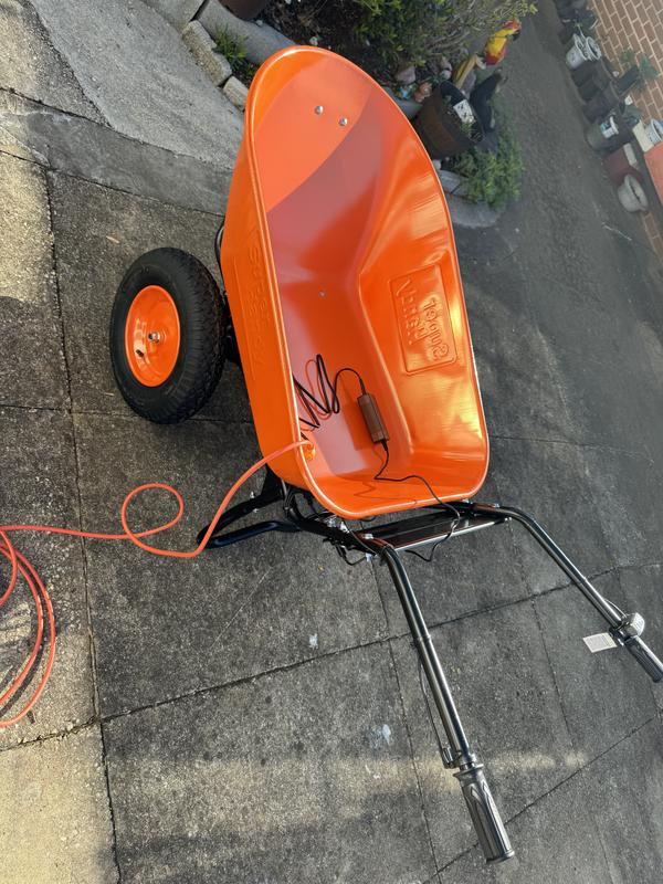 SuperHandy 4-cu ft 2 Wheel Steel Powered Wheelbarrow in the ...