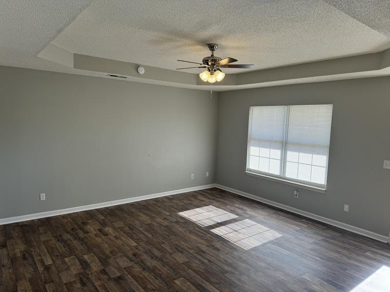 Style Selections Florian Oak 7-mm T x 8-in W x 48-in L Wood Plank ...