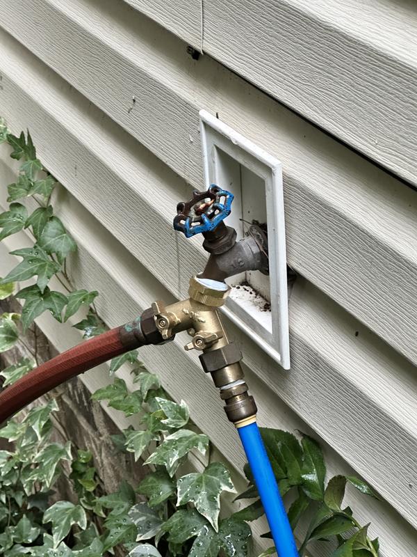 Morvat Brass 4-Way Full-Flow Water Shut-Off NEW-BCONECTOR-4 at Lowes.com