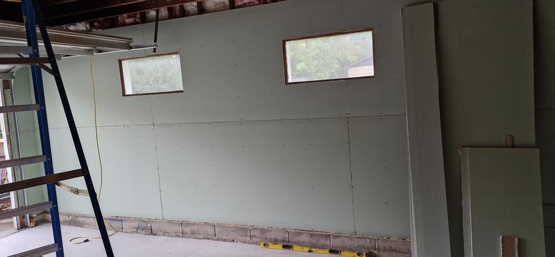 ToughRock 5/8-in x 4-ft x 8-ft Fireguard Mold Resistant Moisture ...