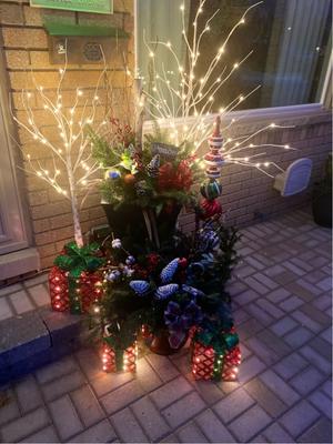 Gerson International 6-ft Pre-lit Slim White Artificial Christmas Tree ...