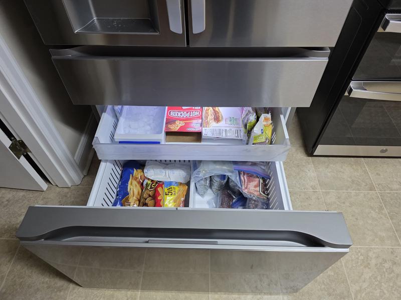 LG Standard Depth MAX 28.6-cu ft 4-Door Smart French Door Refrigerator ...