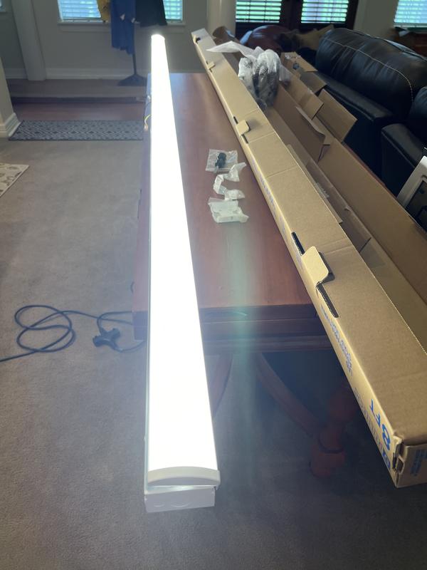 Utilitech 1-Light Cool White LED Strip Light Fixture MXL2136-L1000K8035 ...