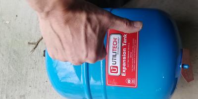 Utilitech 2-Gallon Expansion Pressure Tank at Lowes.com