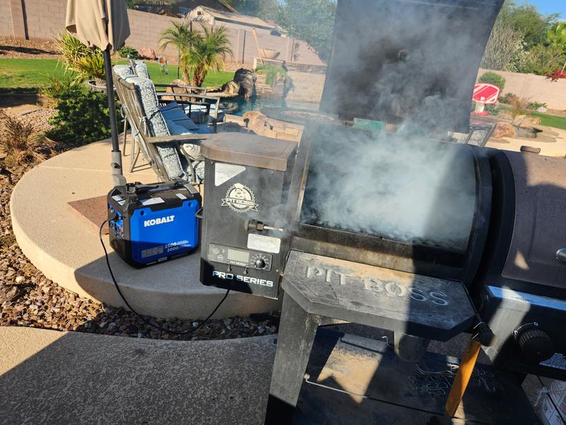 Kobalt Whisper 2500 -Watt Single Fuel (Gasoline) Inverter Generator in ...