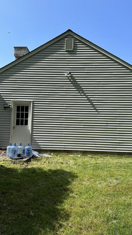 Master Flow 24-in x 30-in White Rectangle Aluminum Gable Louver Vent in ...