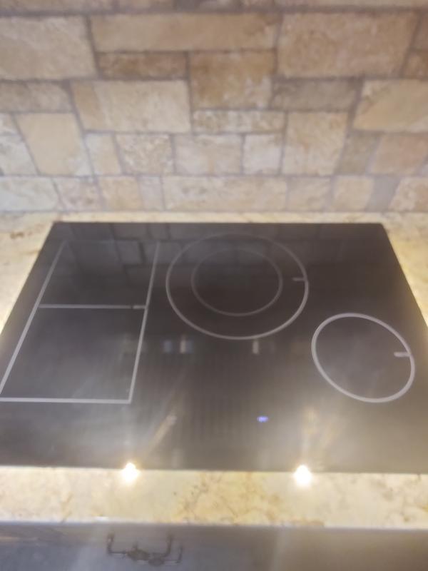 LG 30-in 4 Burners Black Smart Induction Cooktop with Bridge Element ...