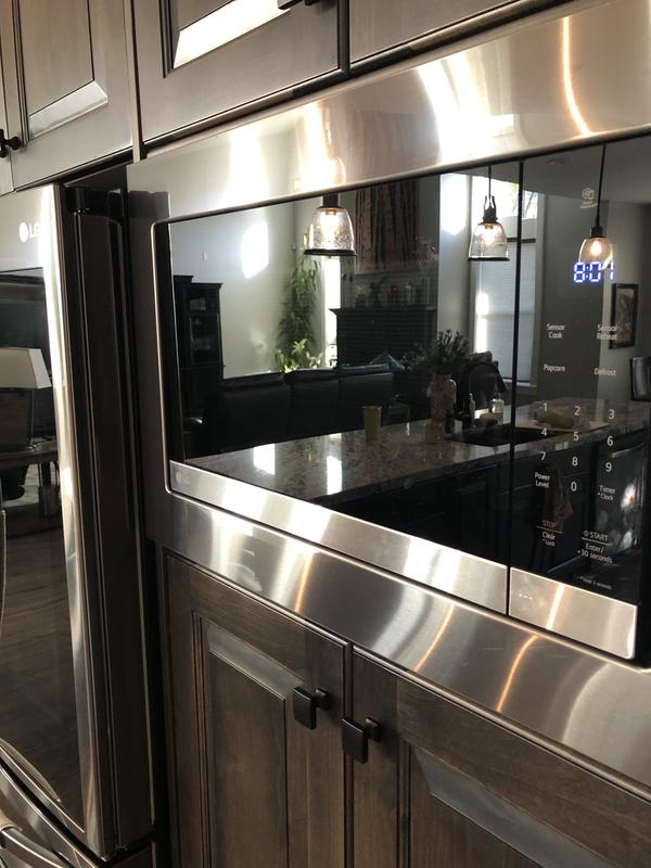 LG 2-cu ft Large 1200-Watt Sensor Cooking Controls Countertop Microwave ...