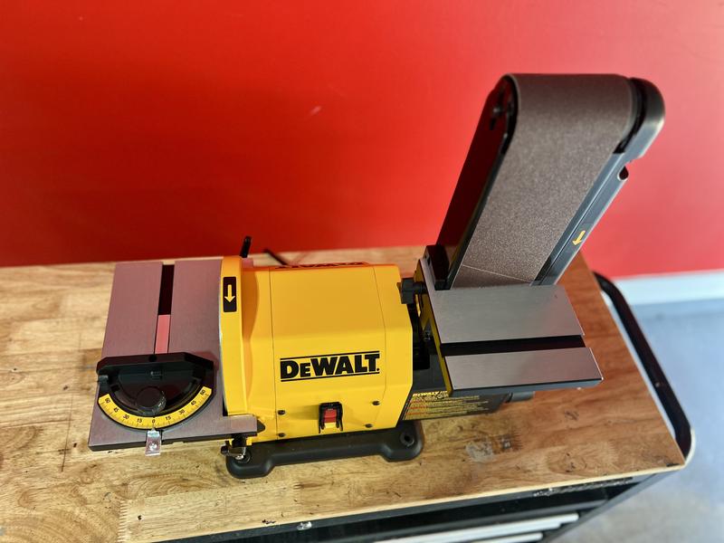 DEWALT 4-in x 36-in Belt 7 -Amp Benchtop Sander in the Benchtop Sanders ...