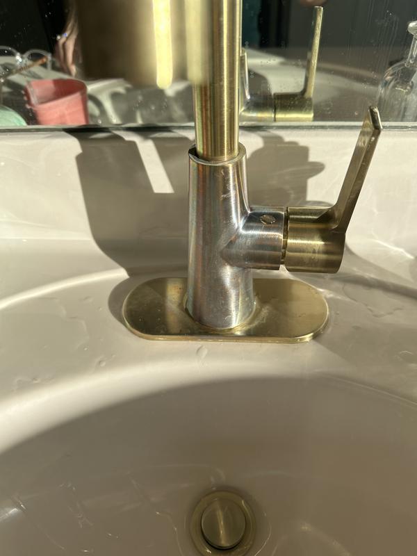 Phiestina Brushed Gold 4-in centerset 1-handle WaterSense Mid-arc ...