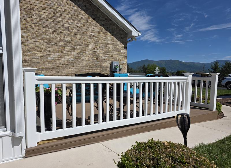 Freedom Lincoln 8-ft x 36-in White Vinyl Deck Rail Kit in the Deck ...