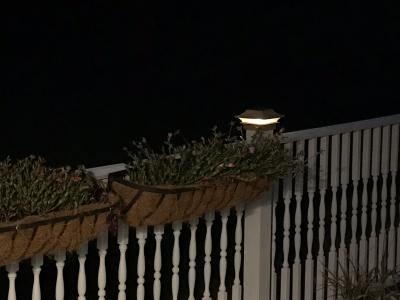 Deckorators Solar 4-in x 4-in LED Outdoor Post cap light at Lowes.com