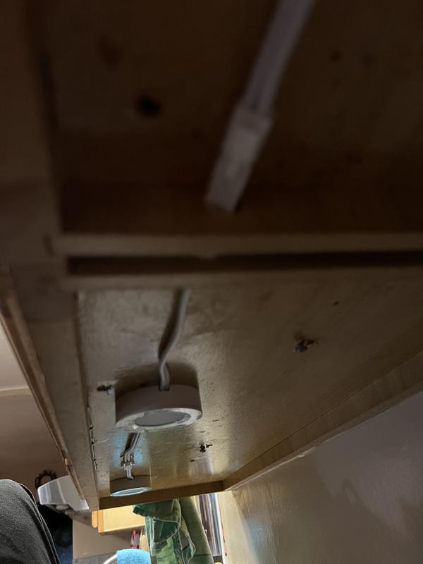 Utilitech Puck Light 3-Pack 2.75 Plug LED Under Cabinet Light Bar Light ...