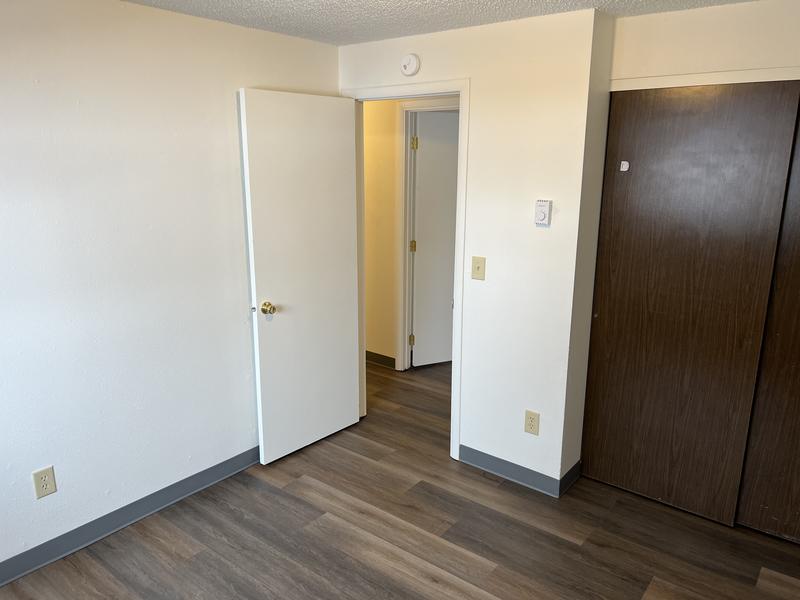 Flexco TP Rubber Cove Base Medium Gray 0.125-in T x 4-in W x 1440-in L ...