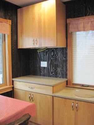 allen + roth Saffron Quartz Brown Kitchen Countertop Sample (4-in x 4 ...