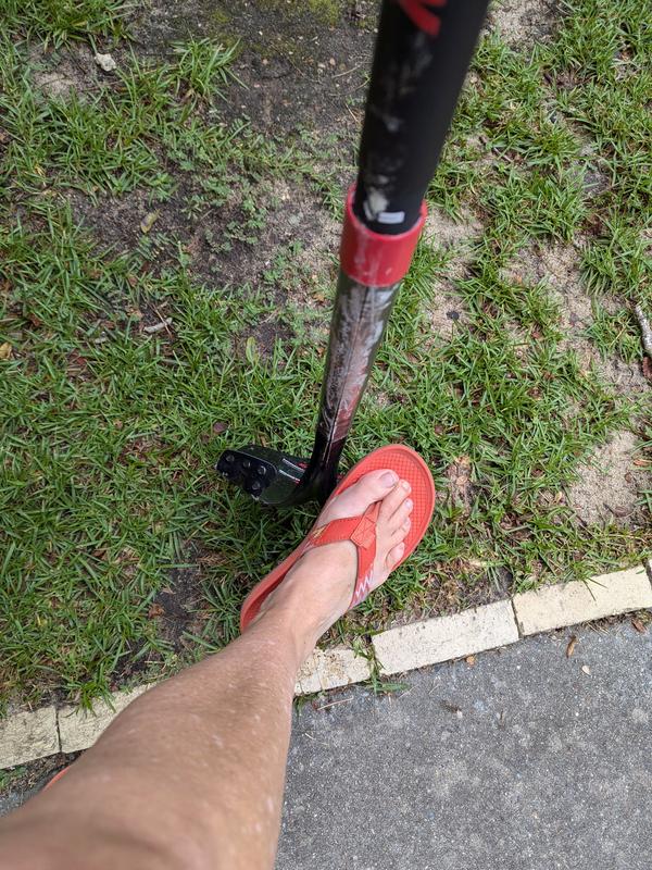 Razor-Back 49-in Fiberglass Handle Digging shovel in the Shovels ...