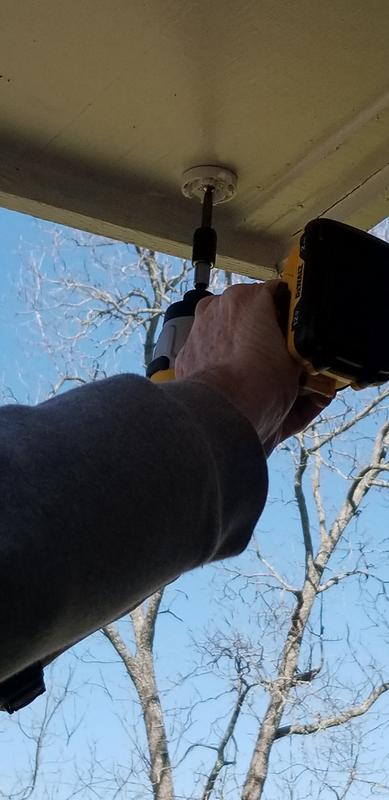 Philips Hue Security Indoor/Outdoor 1-Camera 1080P Battery-operated ...