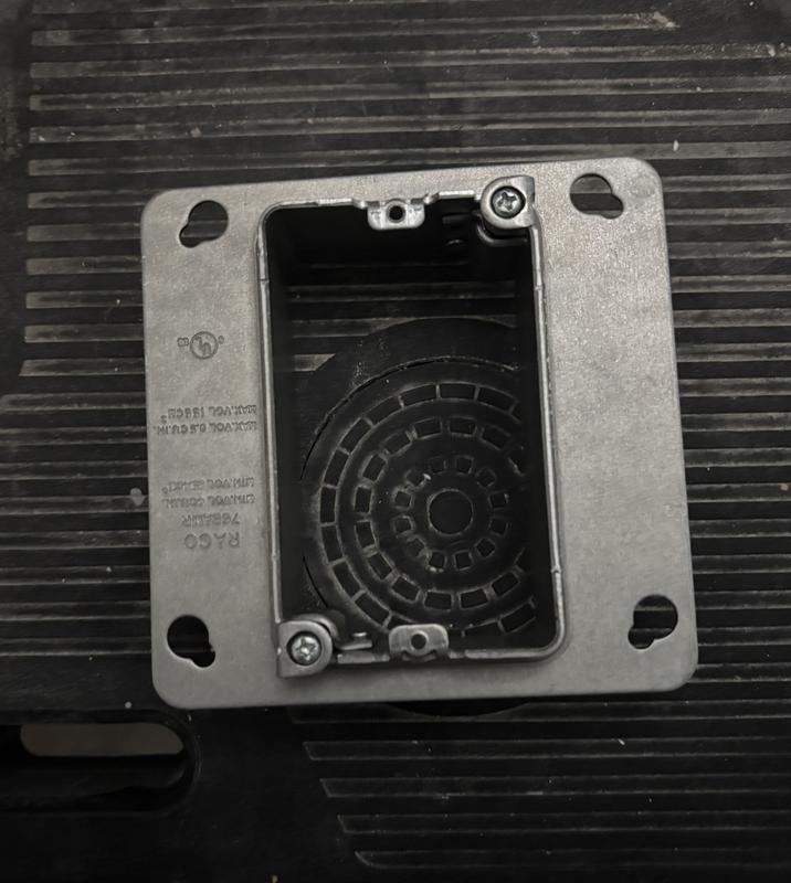 Hubbell RACO 2-Gang Square Gray Metal Electrical Box Cover 8769AMR at ...