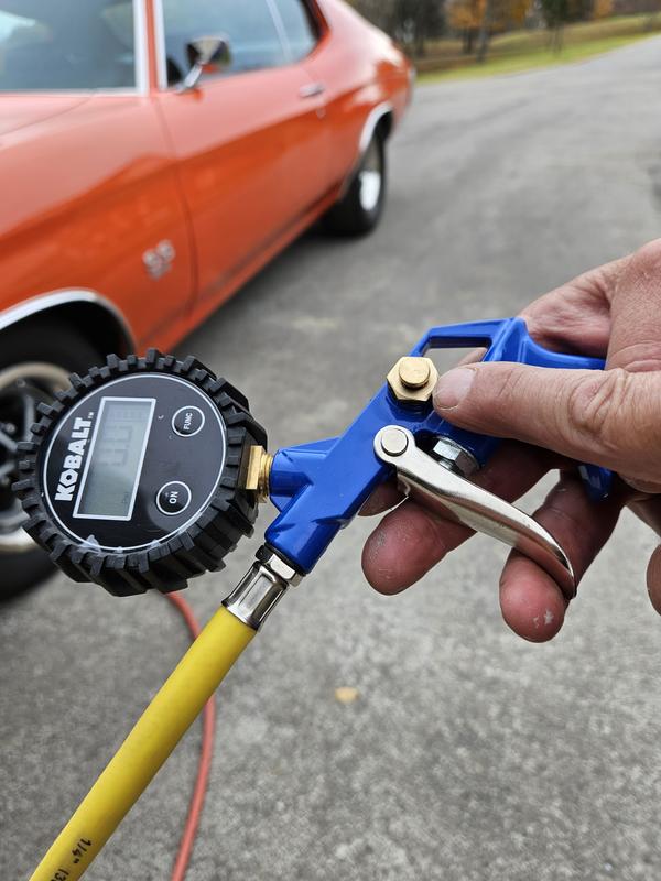 Kobalt Inflator Gun SGY-AIR46TZ at Lowes.com