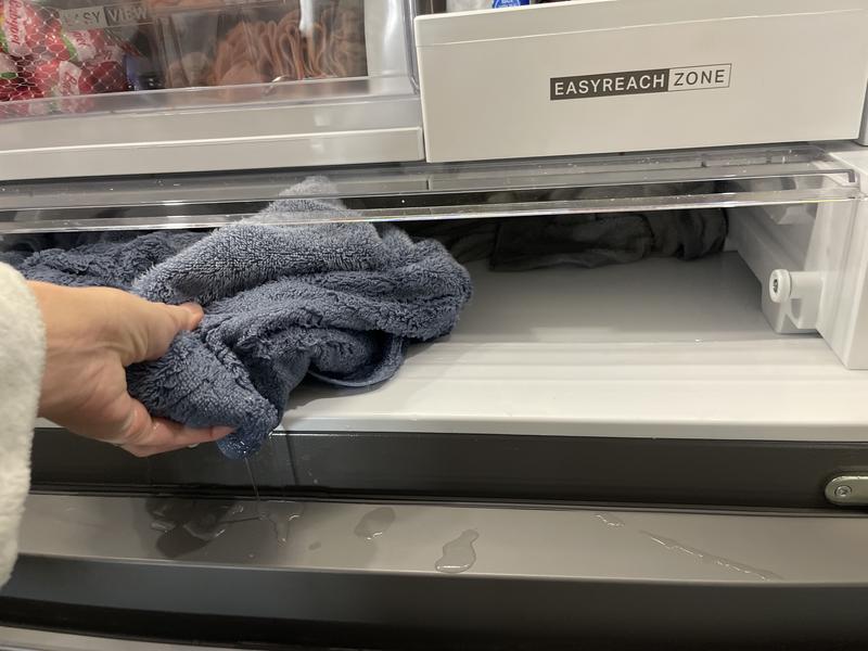Whirlpool Counter-Depth 23.4-cu ft 36-in Wide with Ice Maker ( White ...