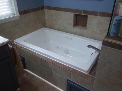 Jacuzzi undefined in the Bathtubs department at Lowes.com