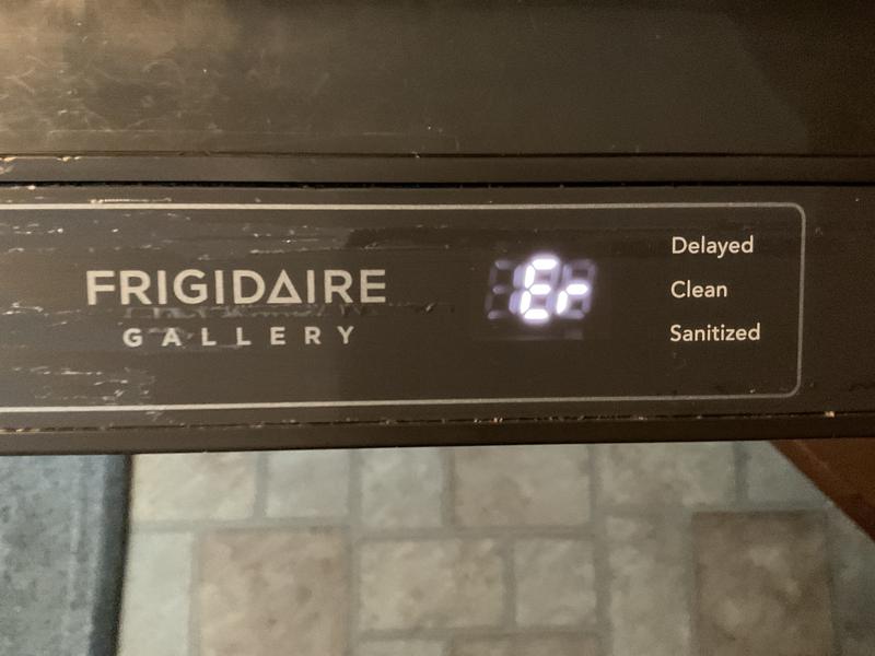 Frigidaire Gallery 24-in Top Control Built-In Dishwasher (Fingerprint ...
