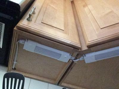 SYLVANIA 24-in Hardwired/Plug-in LED Under Cabinet Light Bar in the ...