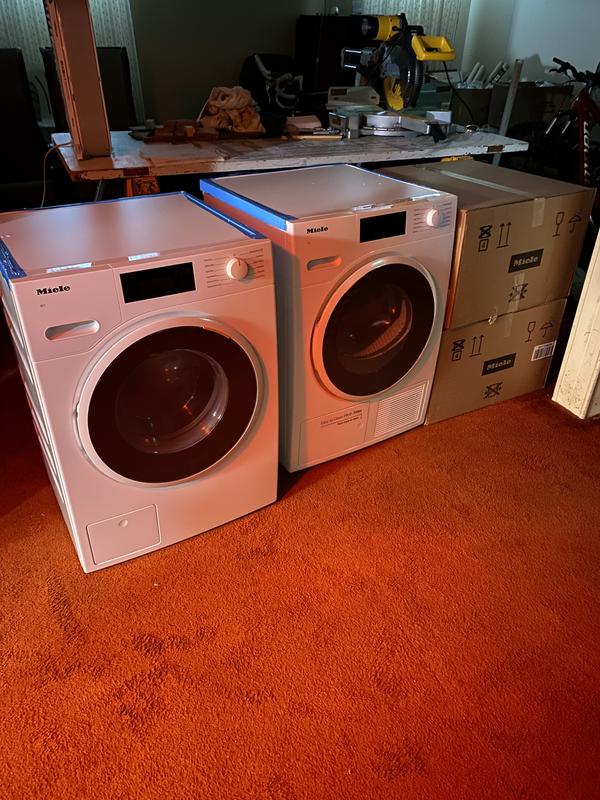 Miele W1 Series 2.26-cu ft High Efficiency Stackable Steam Cycle Smart ...