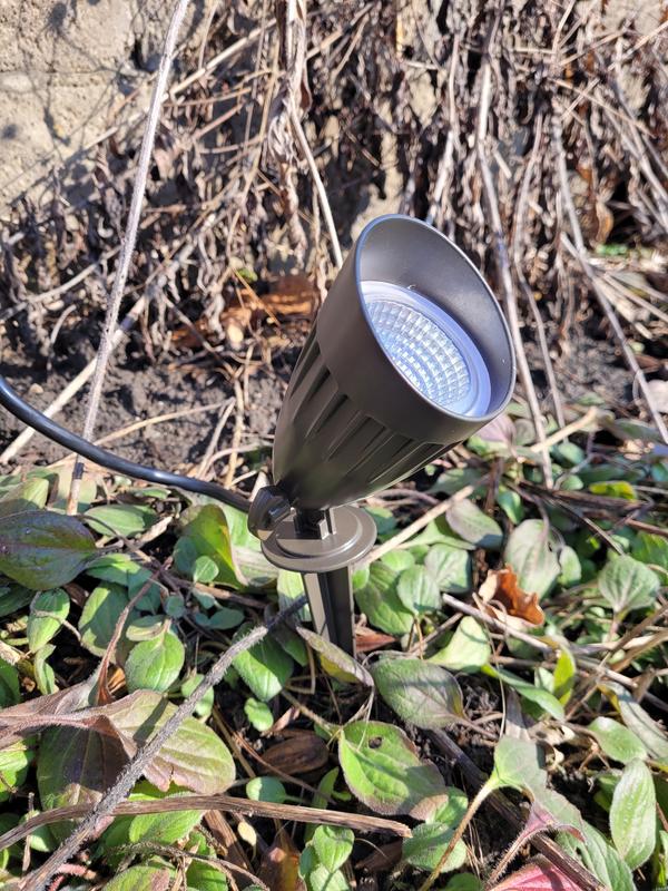 Hubbell 7-Watt Bronze Line Voltage Hardwired LED Flood Light SPLED7Z at ...