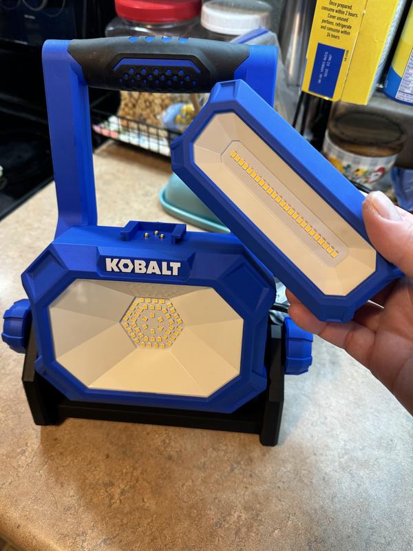 Kobalt 4000-Lumen LED Plug-in Portable Work Light MPL1068-L37K8040 at ...
