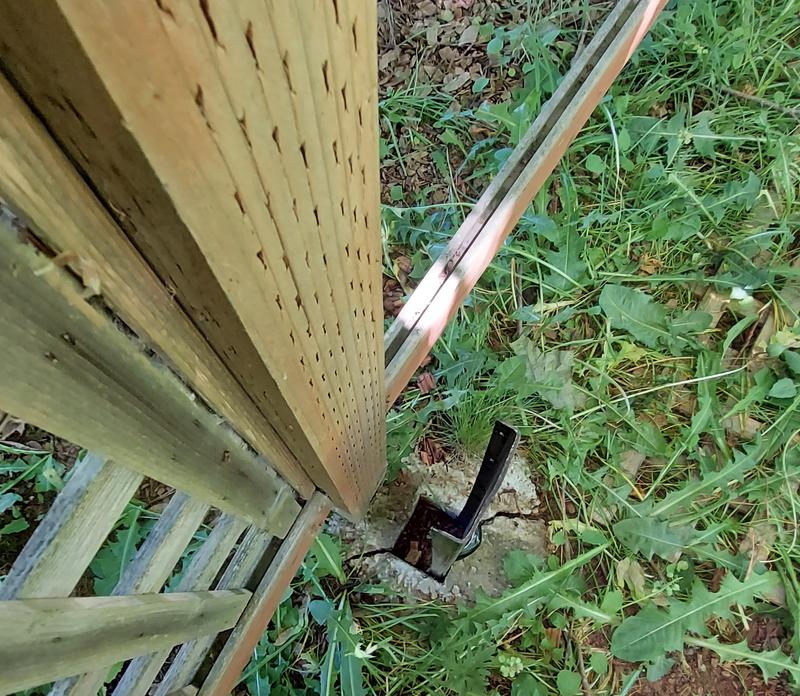 Simpson Strong-Tie E-Z Mender 28-in x 28-in Powder Coating, Black Steel ...