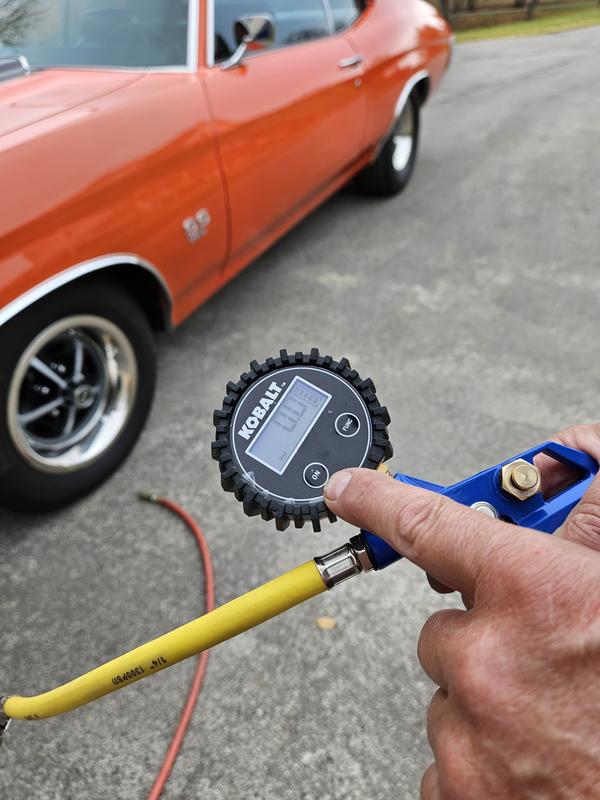 Kobalt Inflator Gun SGY-AIR46TZ at Lowes.com