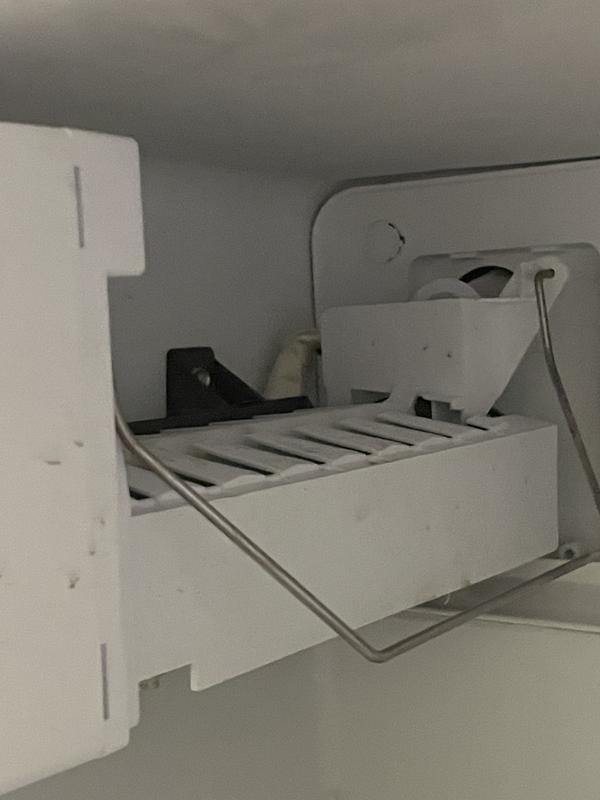 Whirlpool 5.07-lb Ice Per day Cubed Ice Maker (White) W11729596 at ...