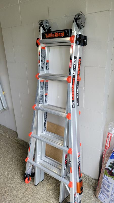 Little Giant Ladders Leveler 2.0 M22 with Leg Levelers 22-ft Reach Type ...