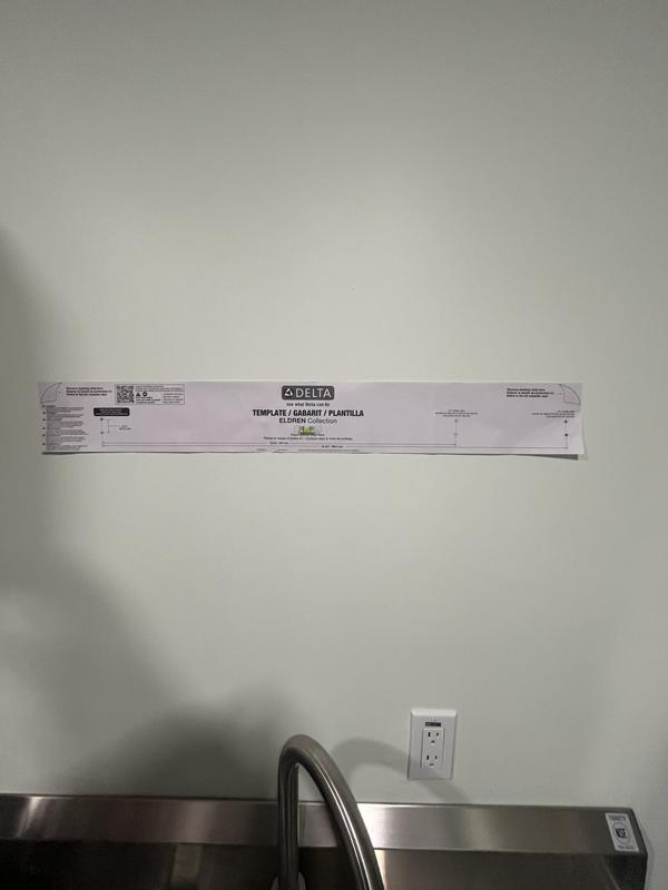 Delta Eldren 24-in Spotshield Brushed Nickel Wall Mount Single Towel ...