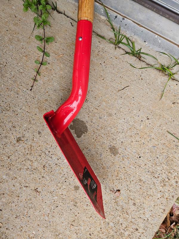 Razor-Back 48-in Wood Handle Trenching spade in the Shovels & Spades ...