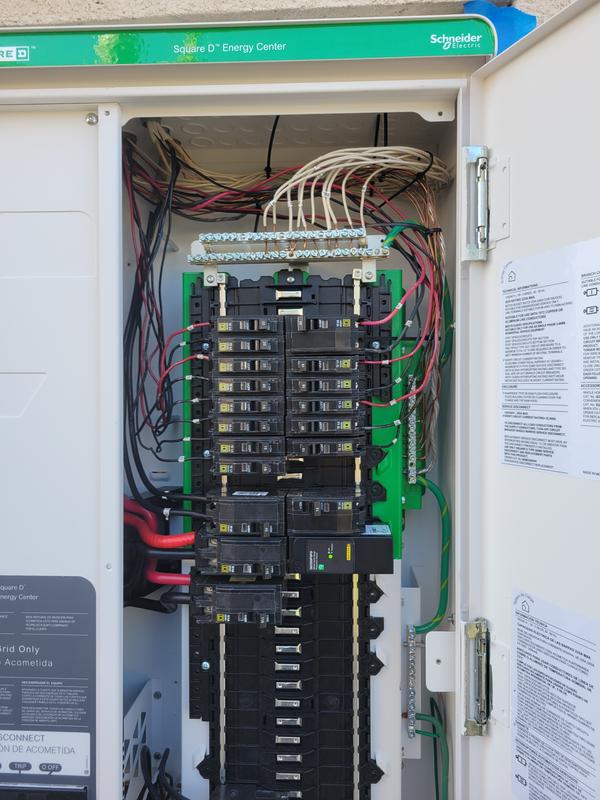 Square D Energy Center 200-Amp 51-Spaces 61-Circuit Indoor Main Breaker ...