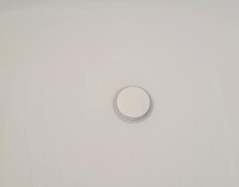 MAAX Mahaba 29-in x 67-in White Acrylic Oval Freestanding Soaking ...