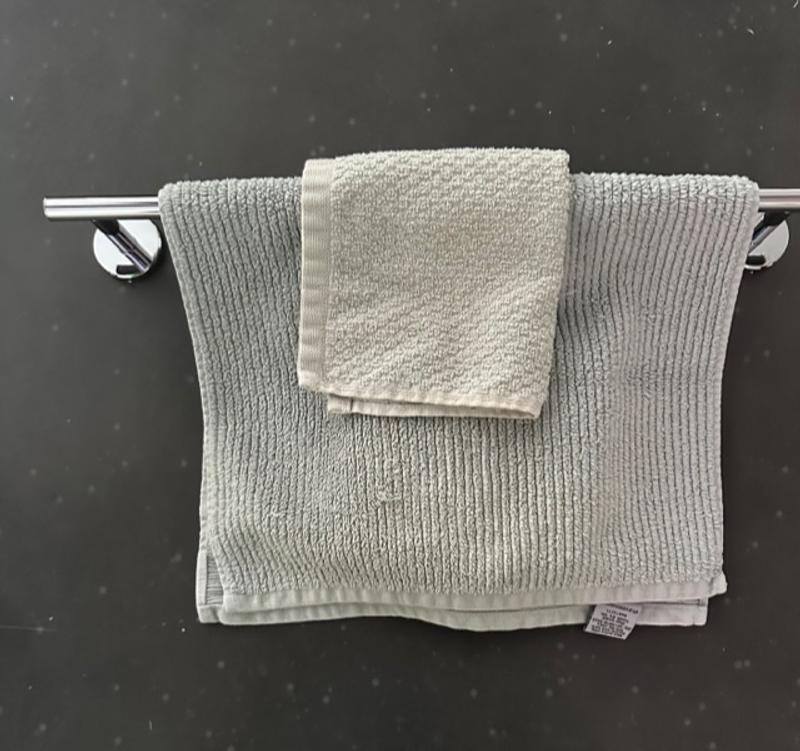 allen + roth Harlow 18-in Polished Chrome Wall Mount Single Towel Bar ...